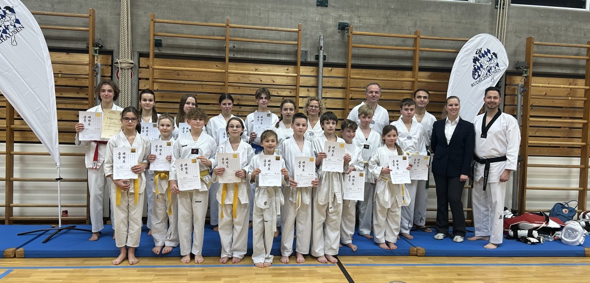 20 Sportler glänzen bei Taekwondo Gürtelprüfung – TSV Rudelzhausen